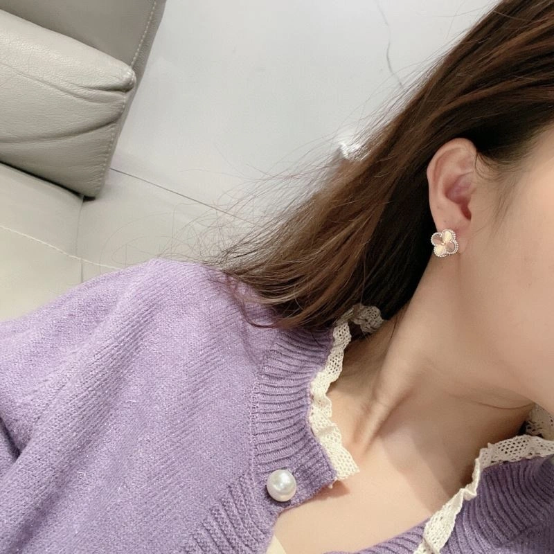 Legit Vca Earrings