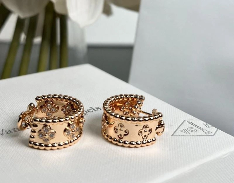 Cut-rate Vca Earrings