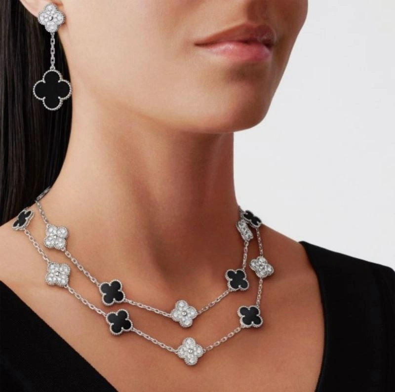 Brand-authenticated Vca Earrings