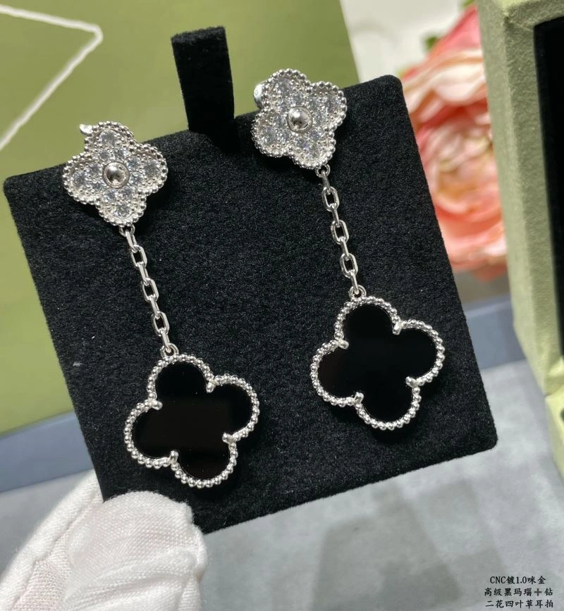 Brand-authenticated Vca Earrings