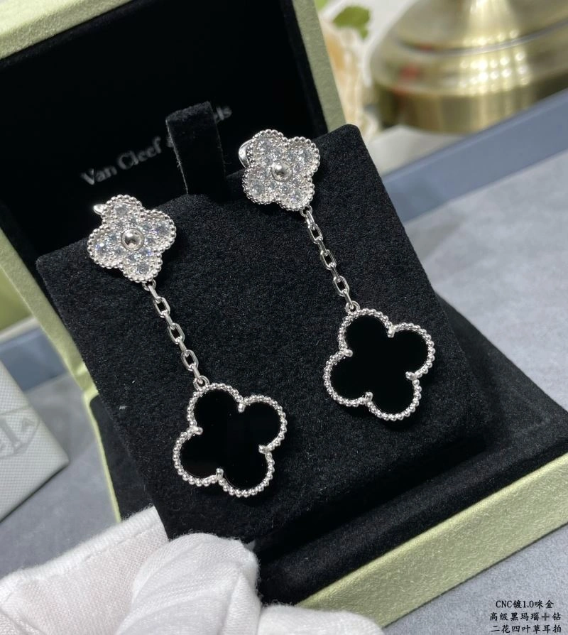 Brand-authenticated Vca Earrings