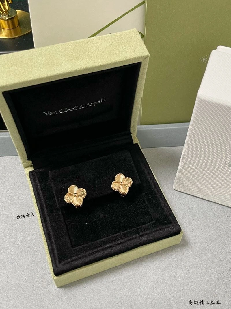 Top match Vca Earrings
