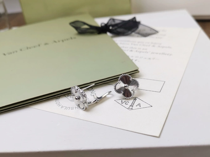 Top mirror Vca Earrings