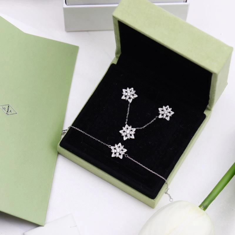 Factory-made Vca Earrings