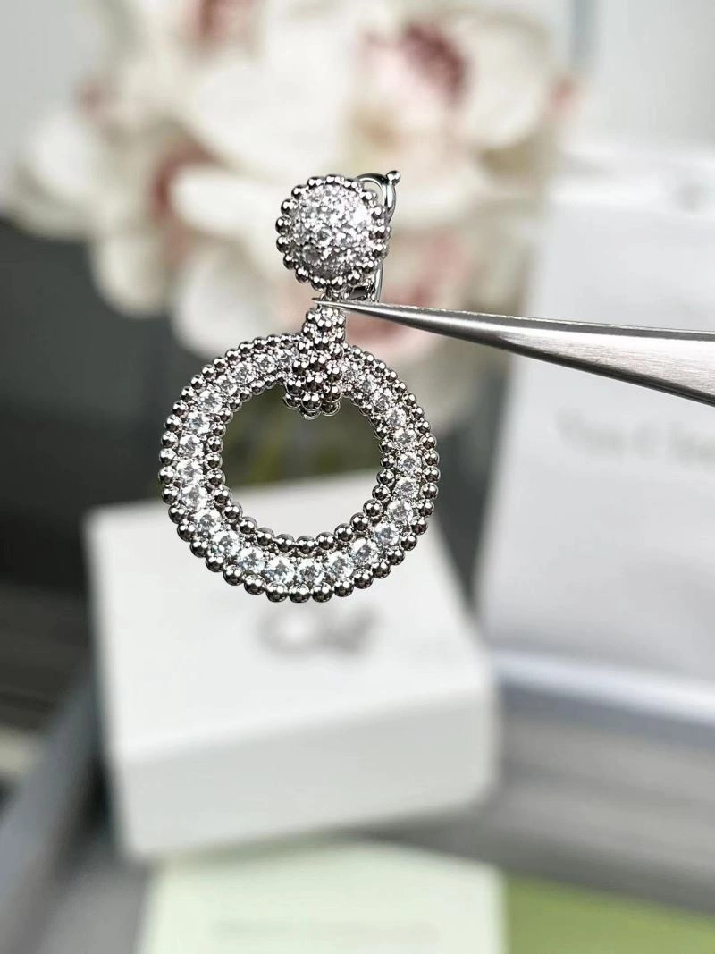Legit Vca Earrings