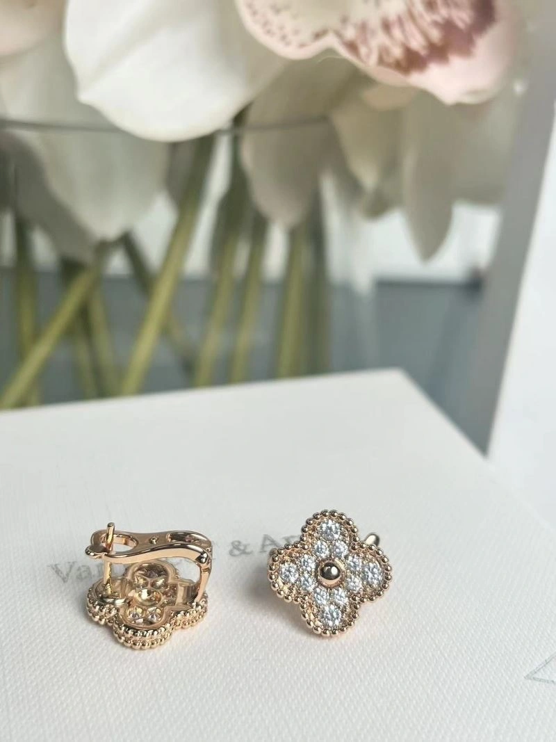 Bargain Vca Earrings