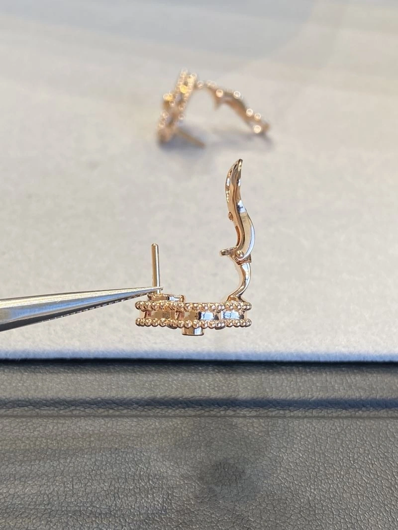 Value-priced Vca Earrings