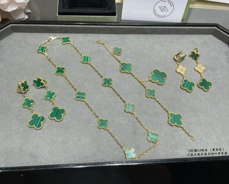 OEM Vca Earrings