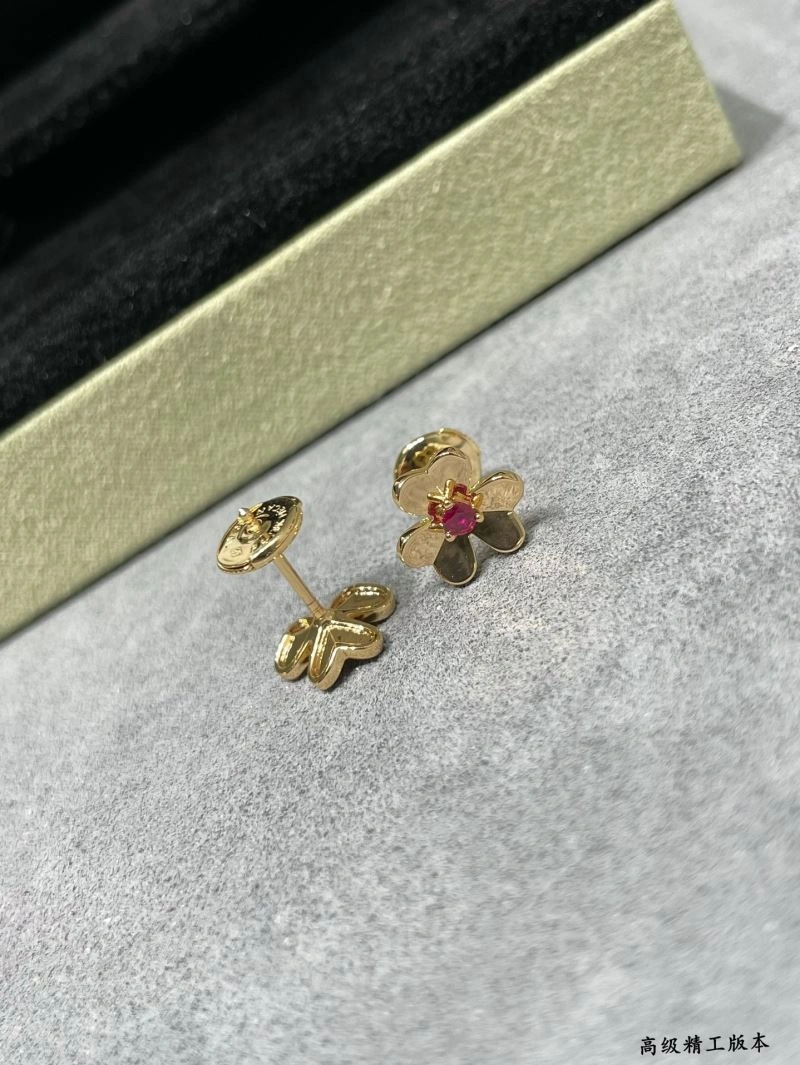OEM Vca Earrings