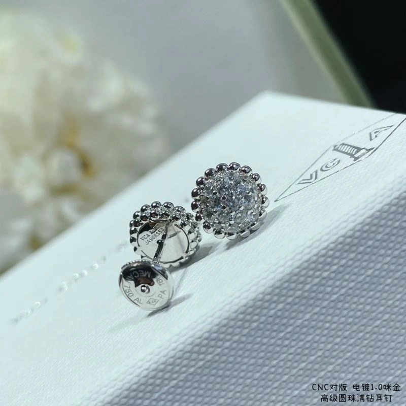 Factory-made Vca Earrings