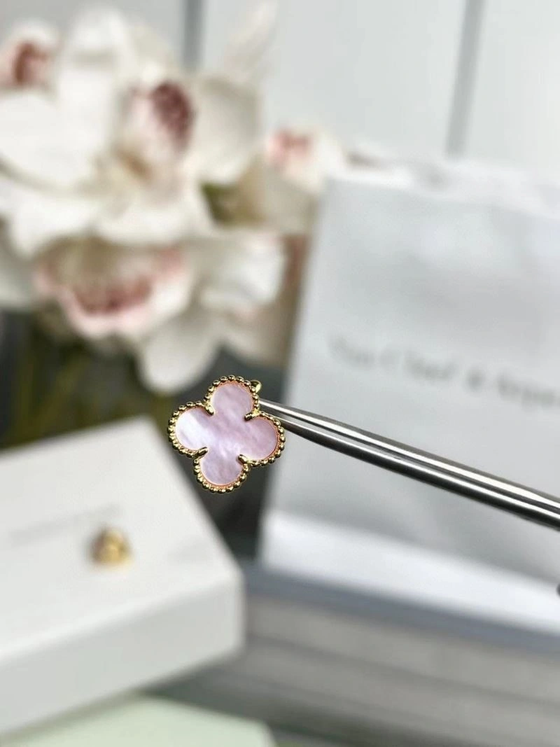 OEM Vca Earrings