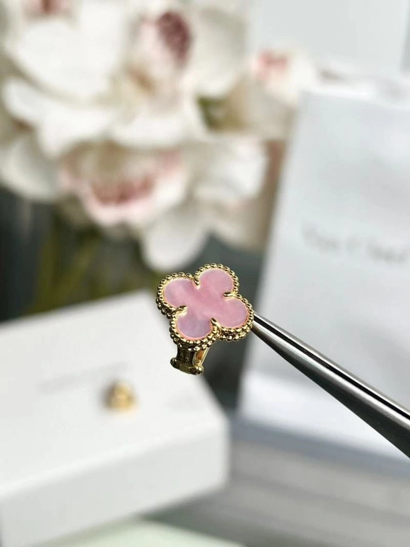 OEM Vca Earrings