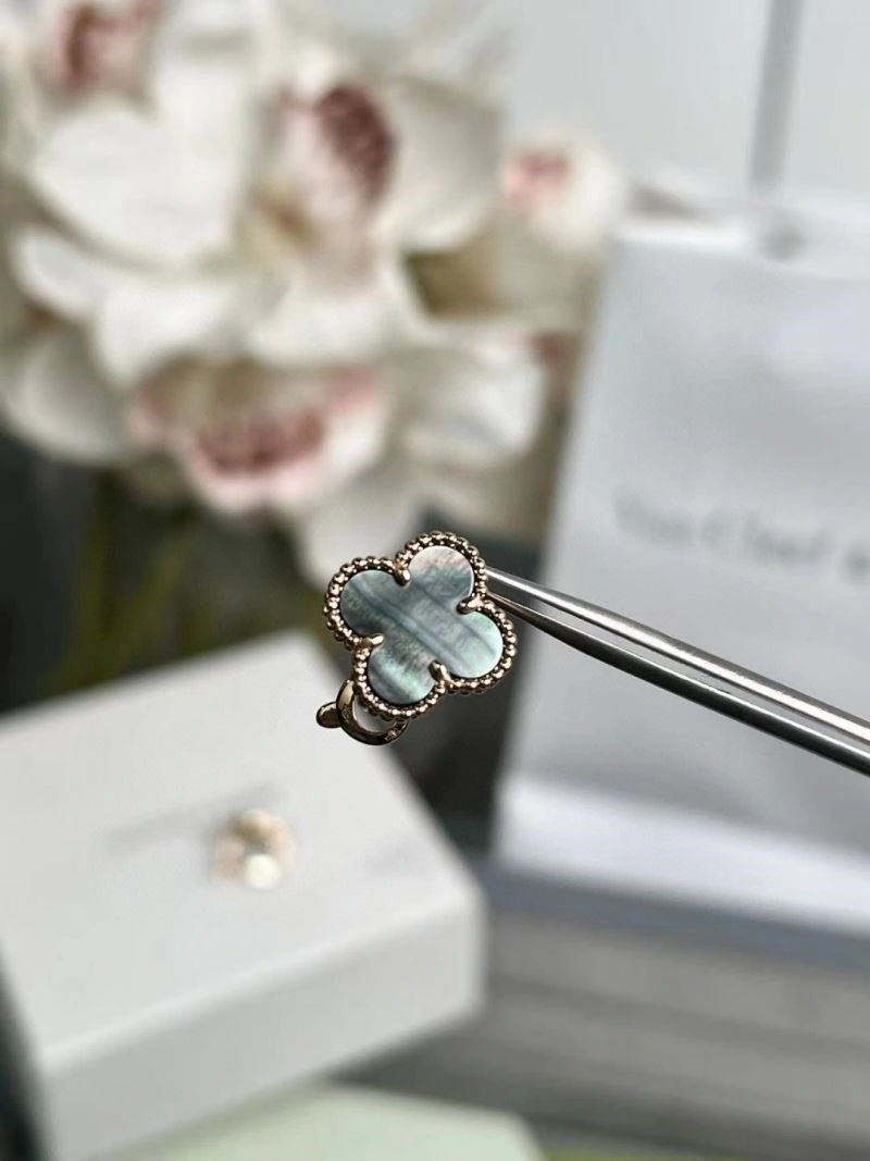 High fidelity Vca Earrings