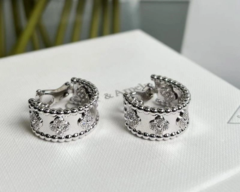 Real Vca Earrings