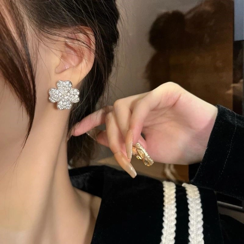 Reasonably priced Vca Earrings
