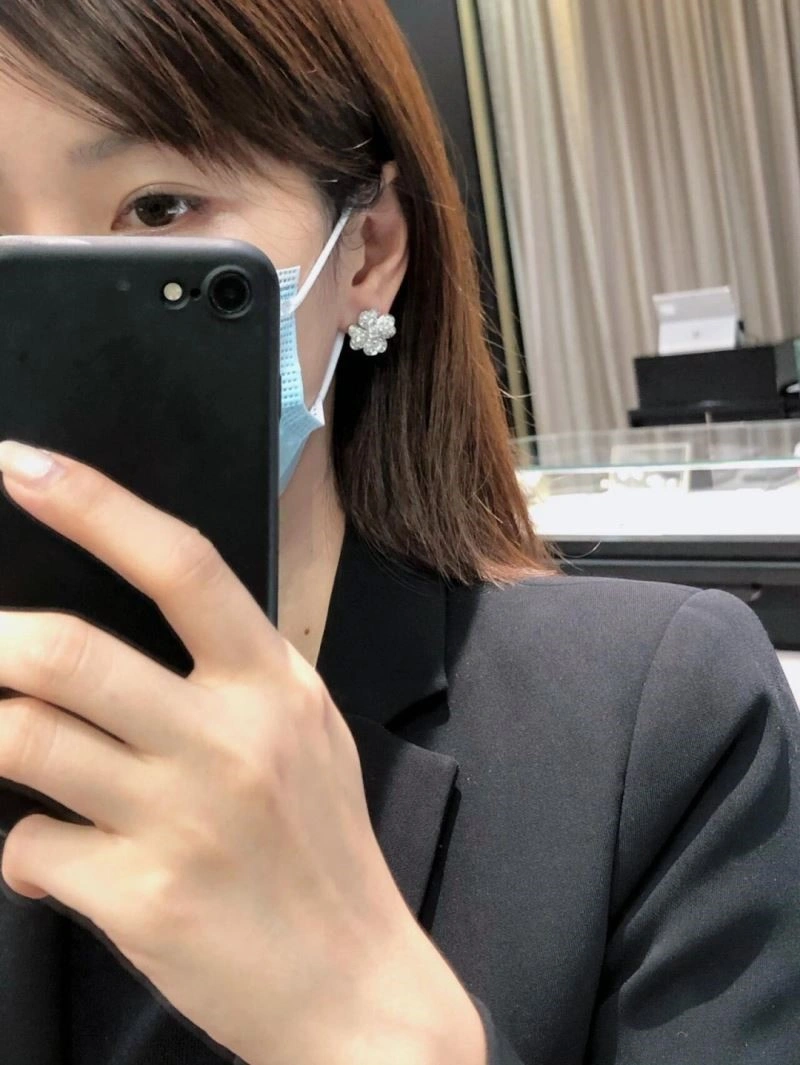 Reasonably priced Vca Earrings