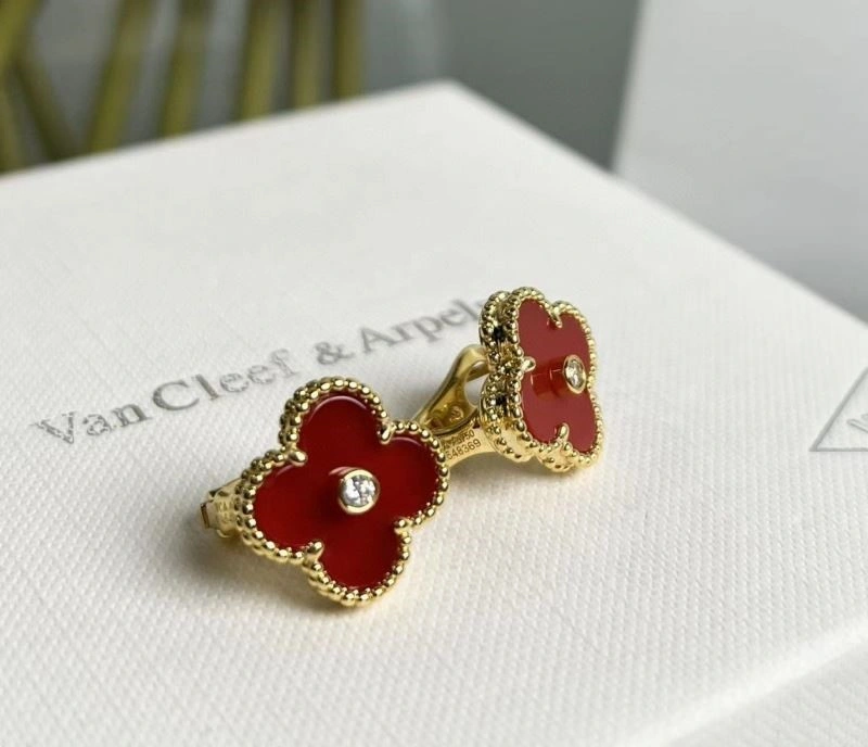 Factory-made Vca Earrings