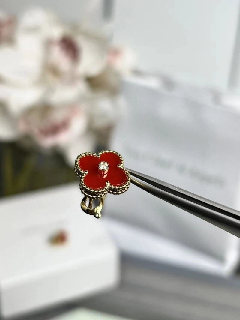 Factory-made Vca Earrings