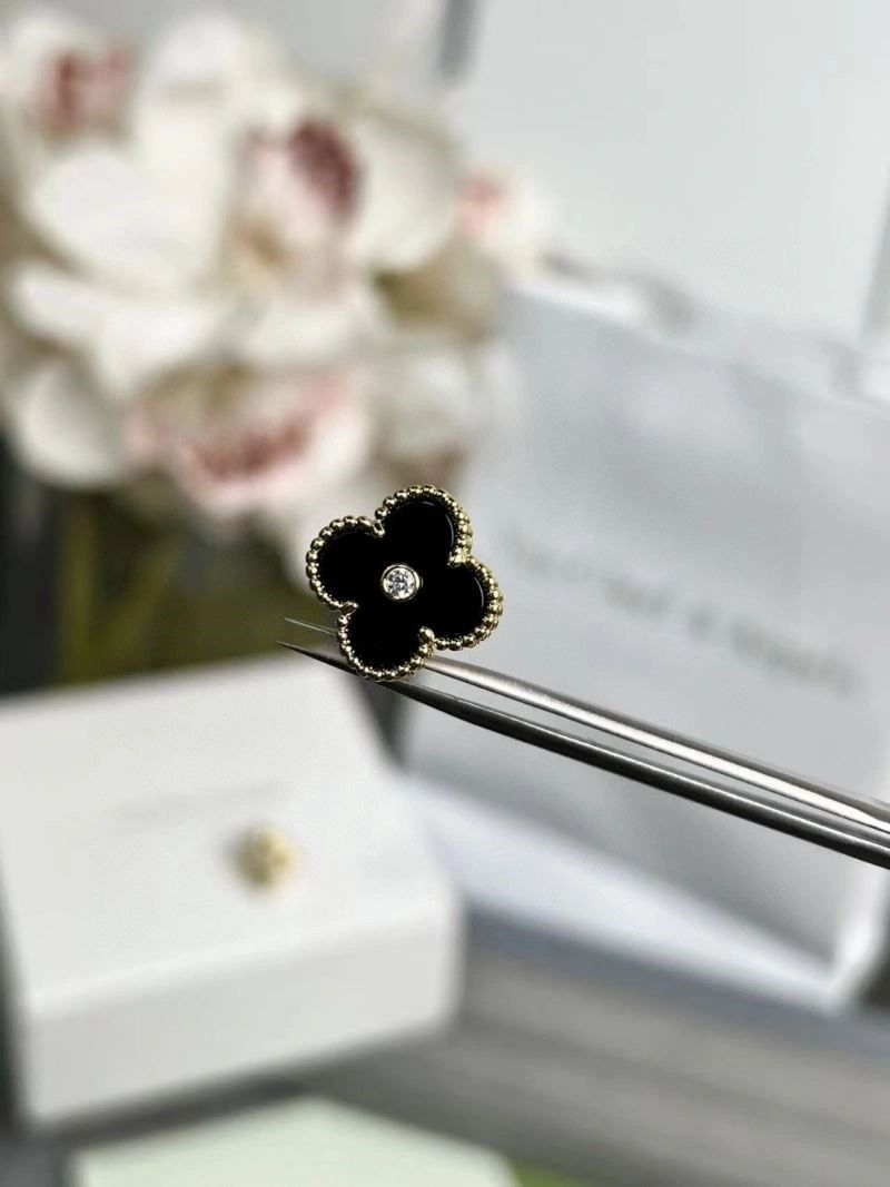 Bargain Vca Earrings