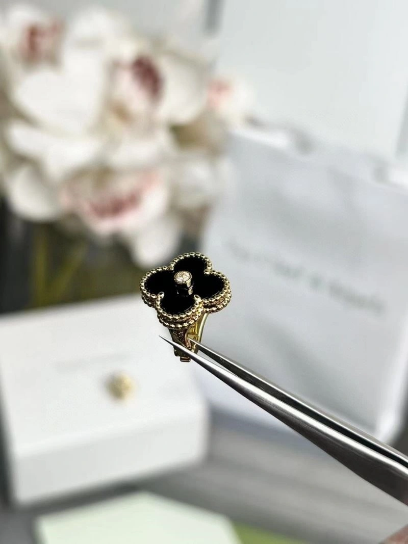 Bargain Vca Earrings