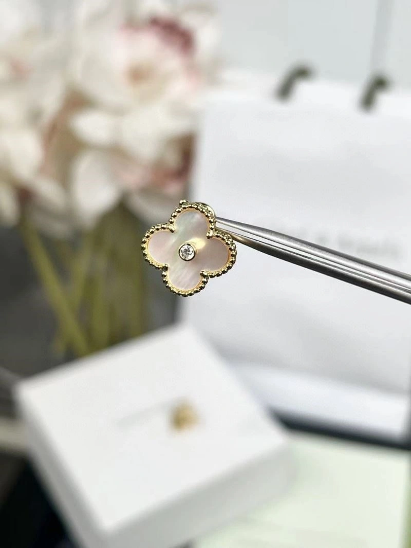 Budget-friendly Vca Earrings