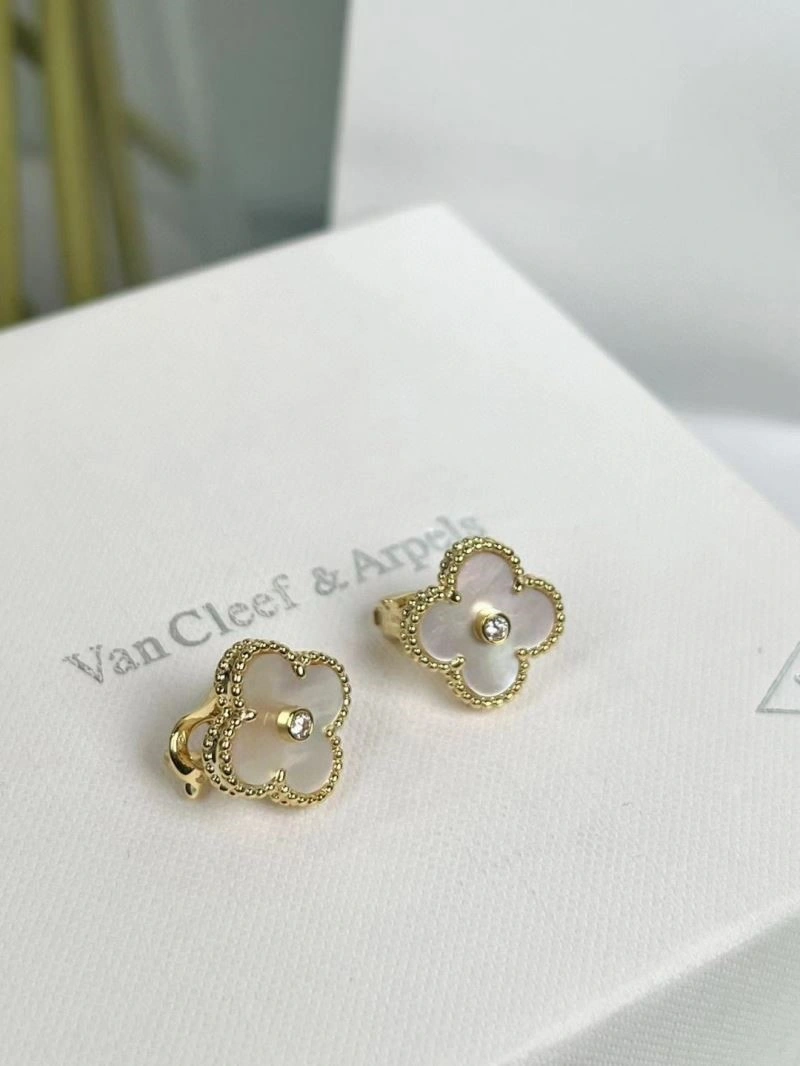 Budget-friendly Vca Earrings