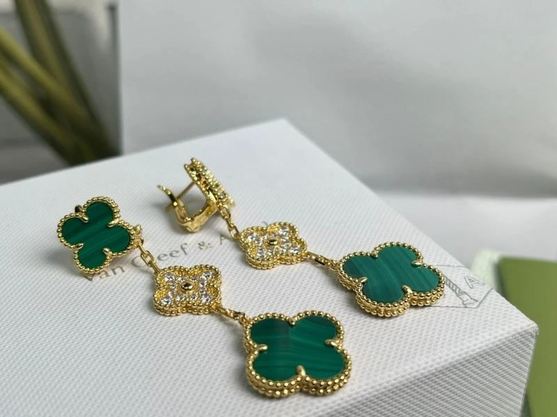Accurate model Vca Earrings