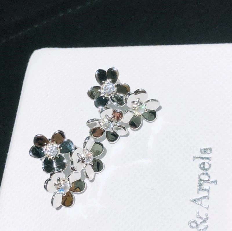 Discounted Vca Earrings