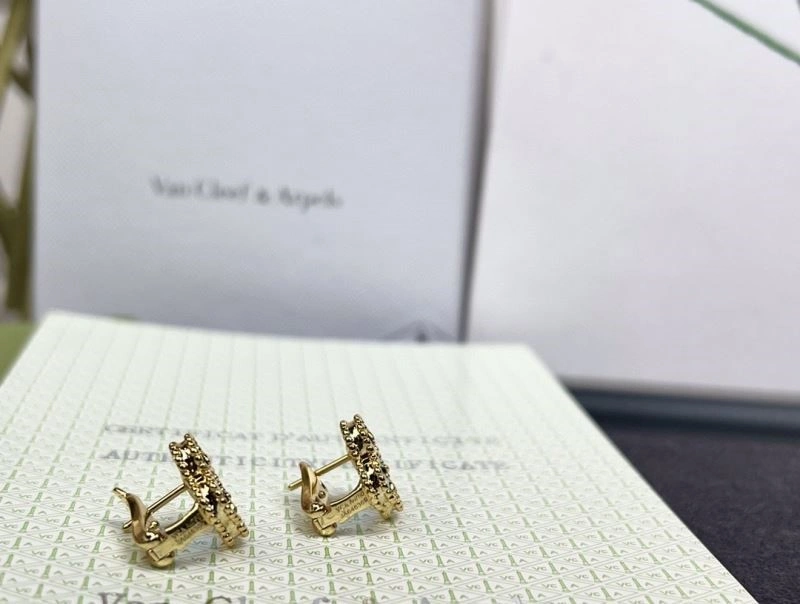OEM Vca Earrings