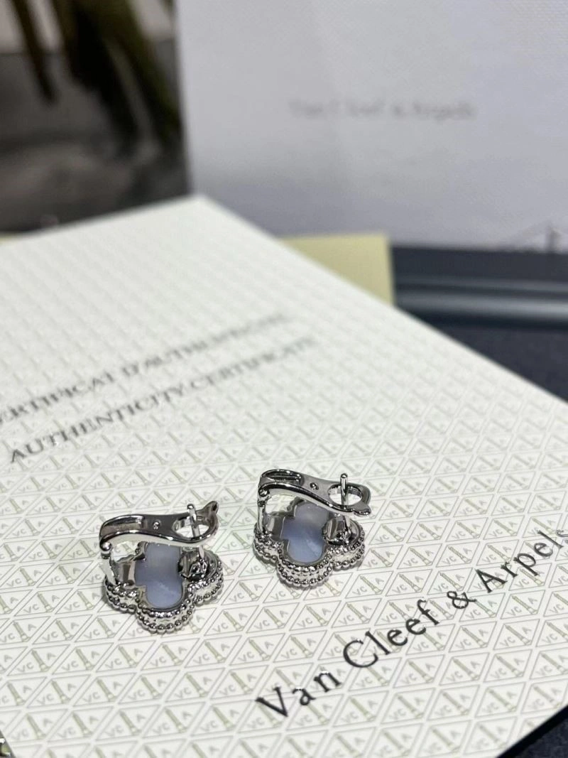 Bargain Vca Earrings