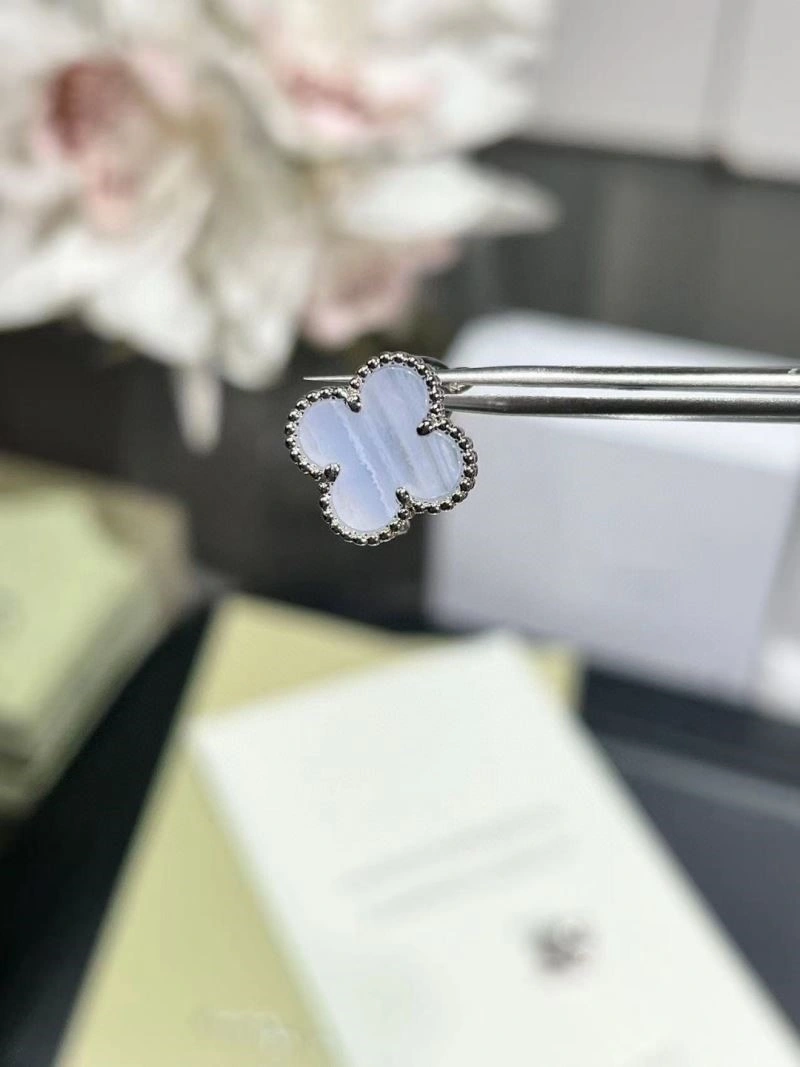 Bargain Vca Earrings