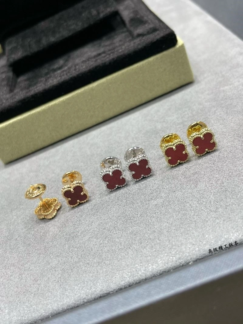 Top match Vca Earrings