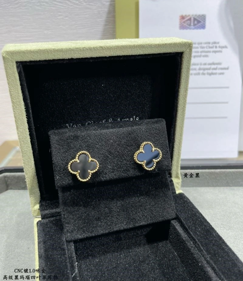OEM Vca Earrings