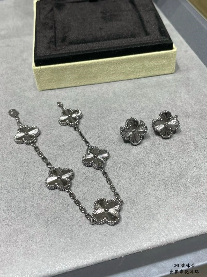 Reasonably priced Vca Earrings