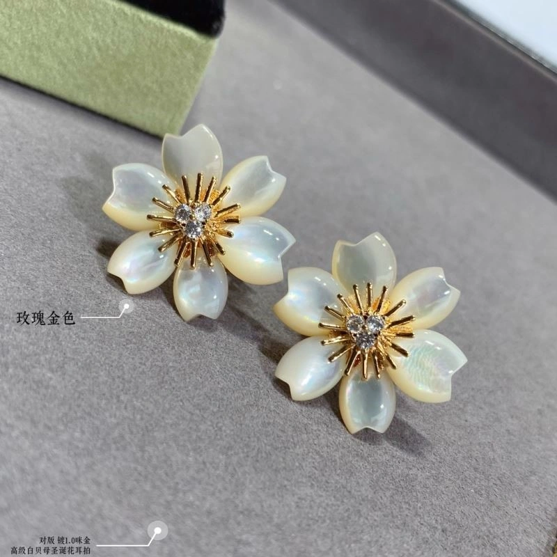 Accurate model Vca Earrings
