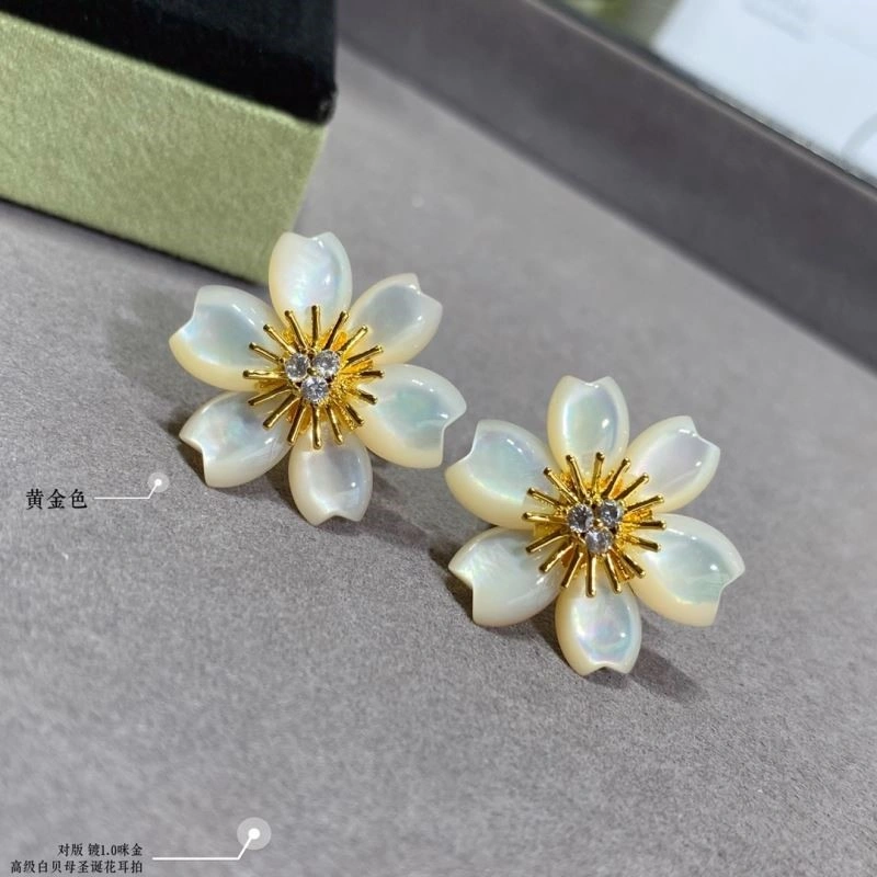 Accurate model Vca Earrings