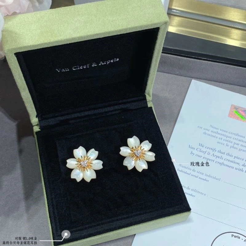 Accurate model Vca Earrings