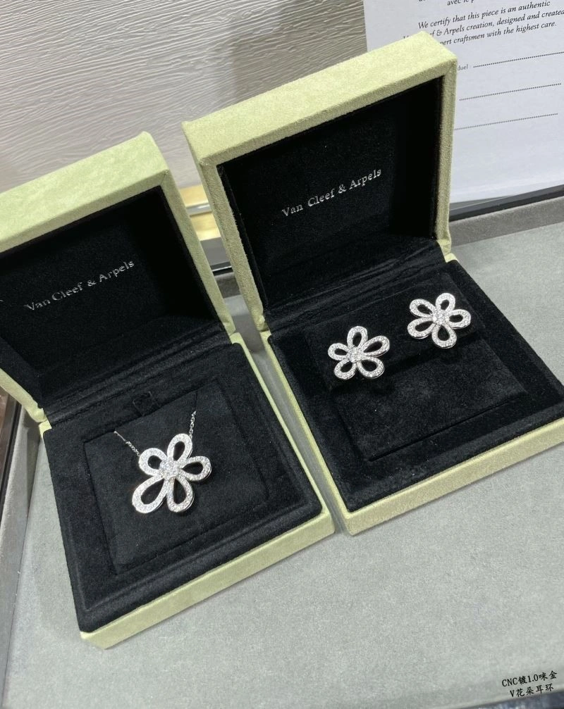 Top mirror Vca Earrings