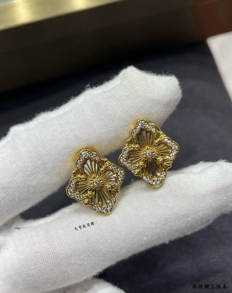 Exact replica Vca Earrings