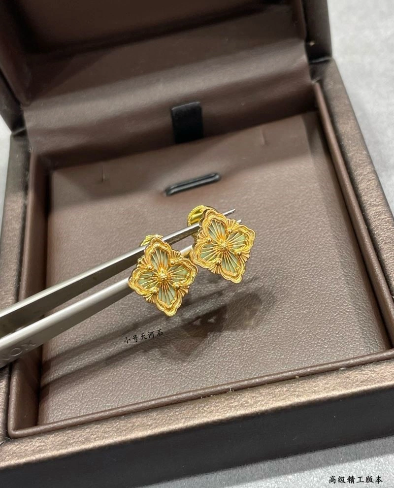 Genuine Vca Earrings