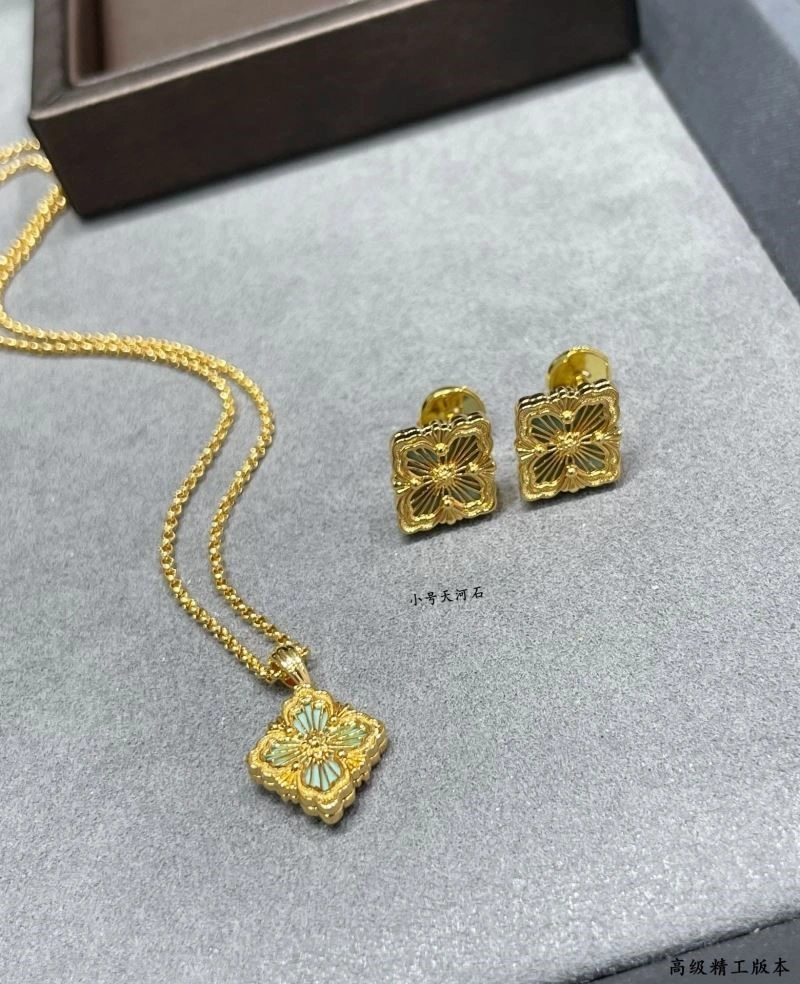 Genuine Vca Earrings