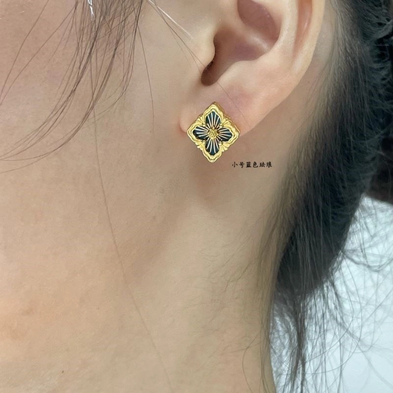 Accurate model Vca Earrings