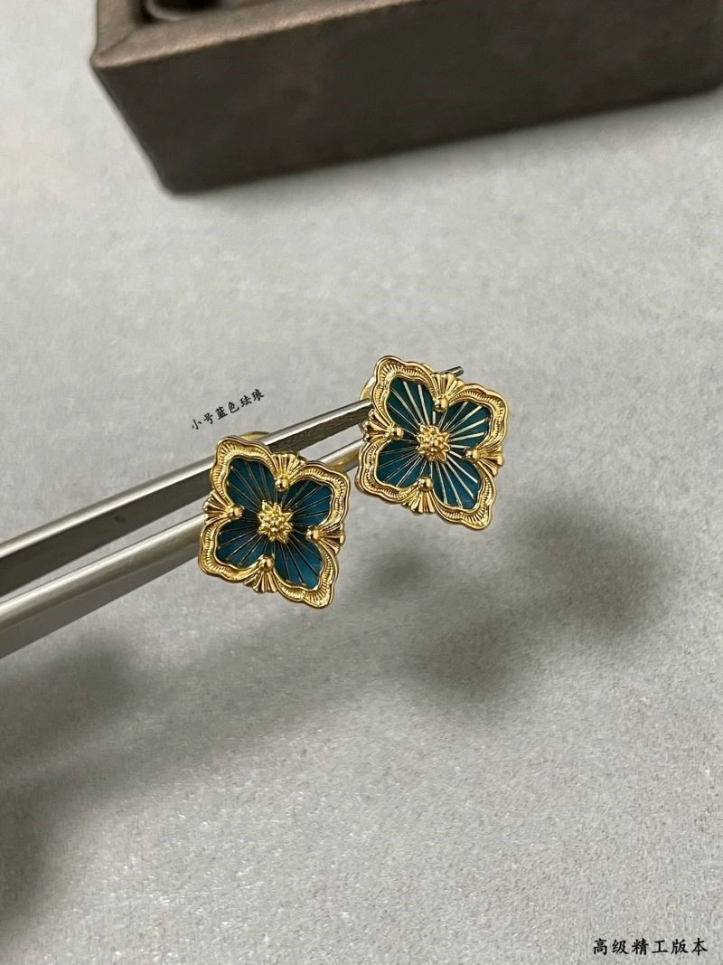 Accurate model Vca Earrings