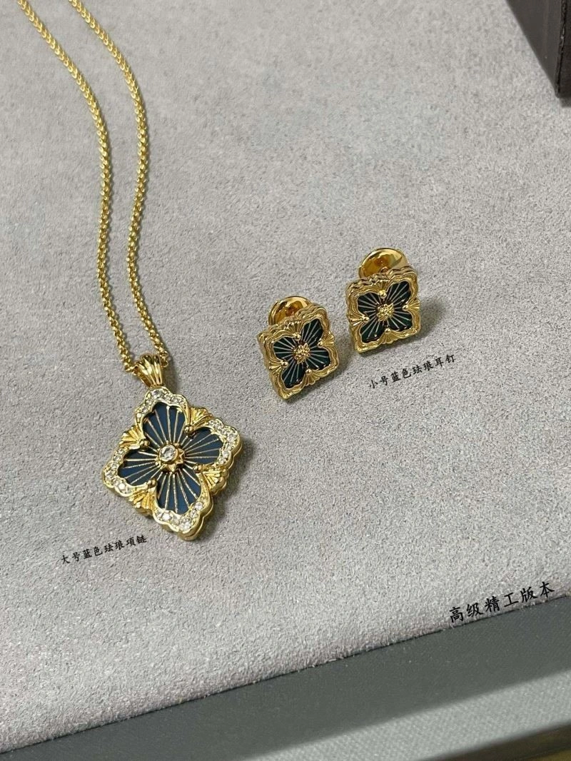 Accurate model Vca Earrings
