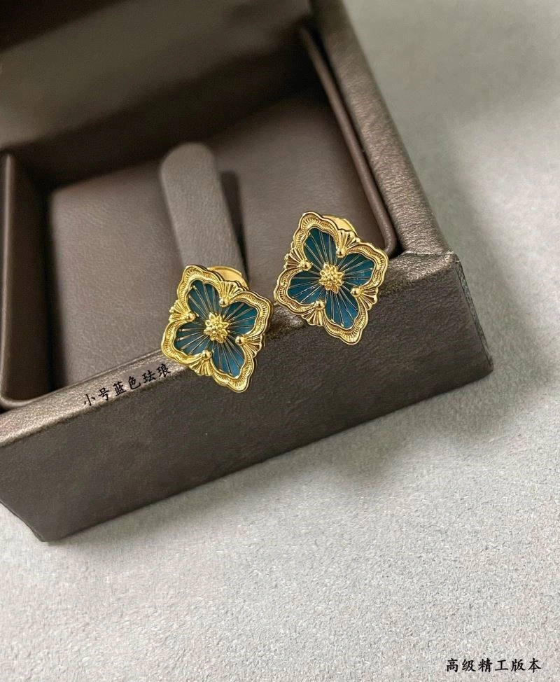 Accurate model Vca Earrings