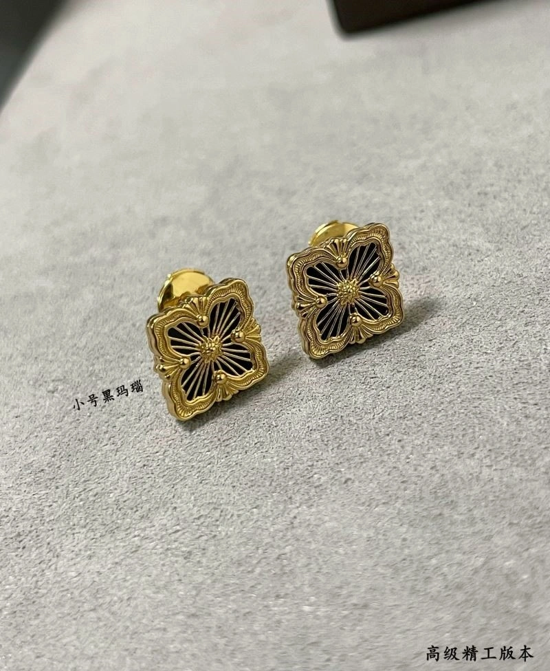 Real Vca Earrings