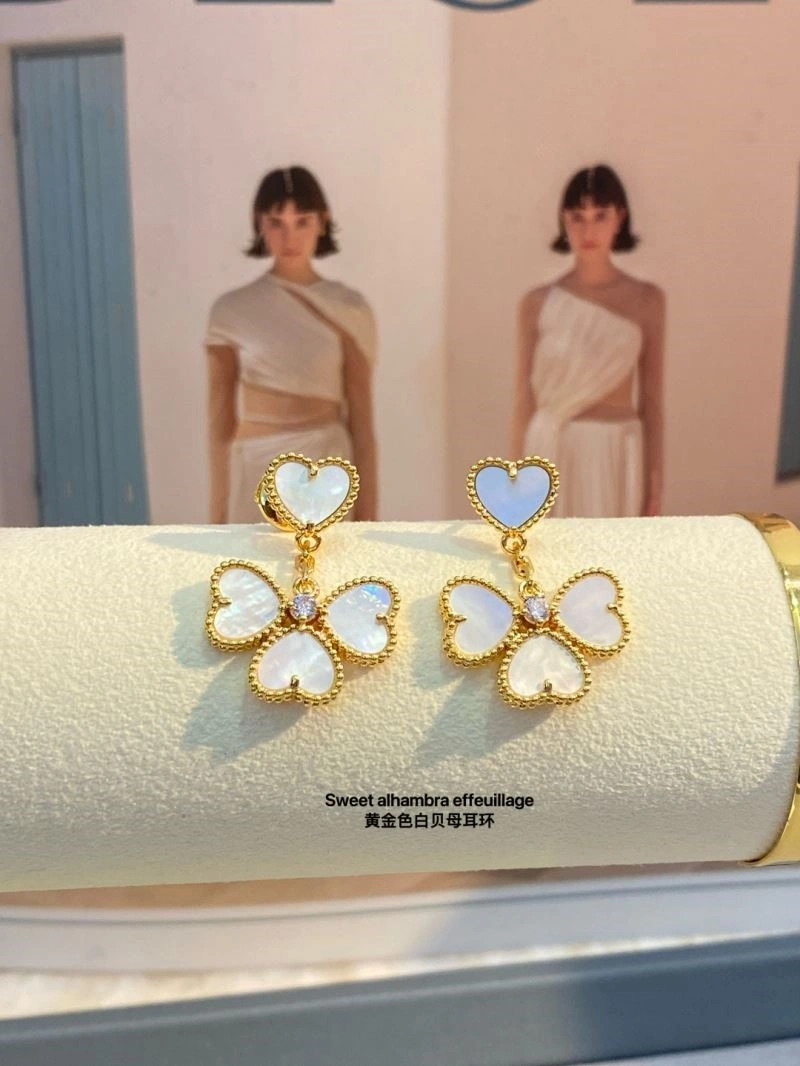 Top match Vca Earrings