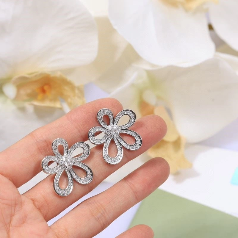Brand-authenticated Vca Earrings