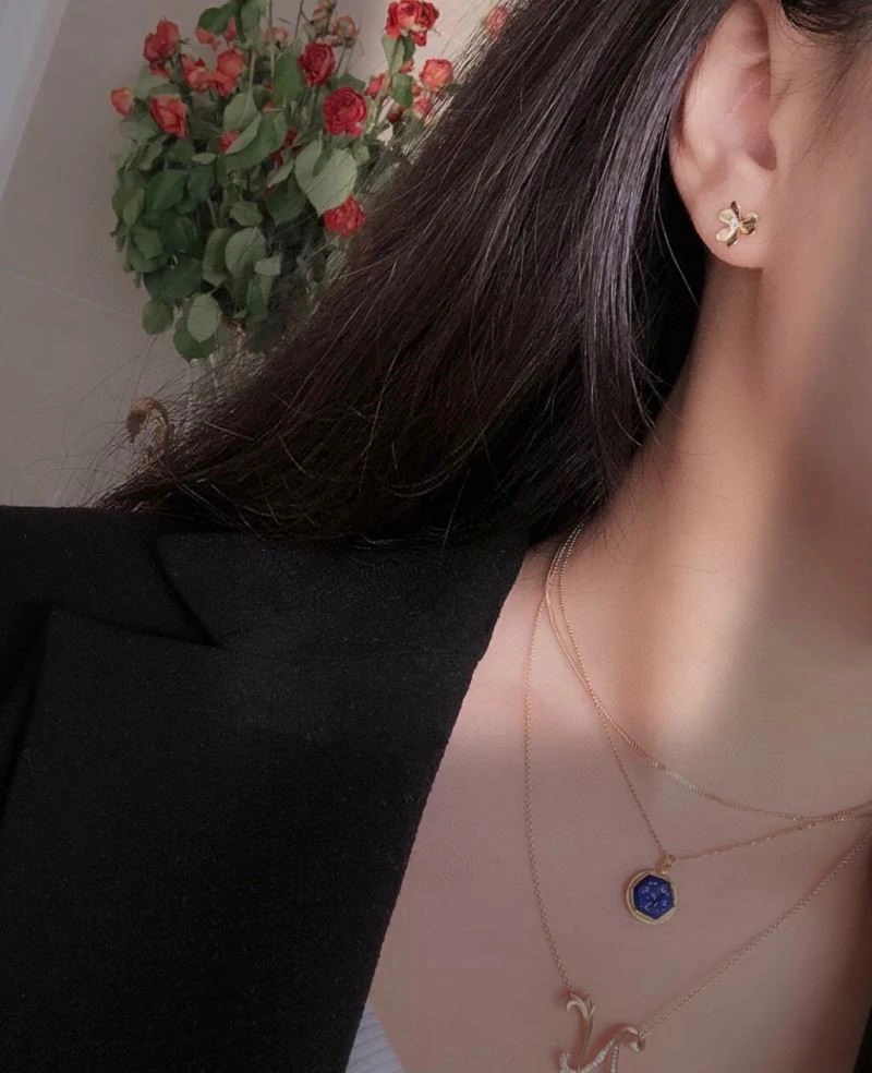 Legit Vca Earrings