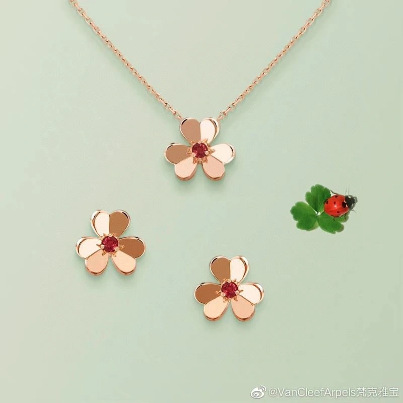 Inexpensive Vca Earrings